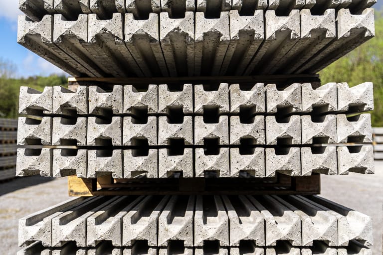 Slotted Posts / H Posts - Tracey Concrete